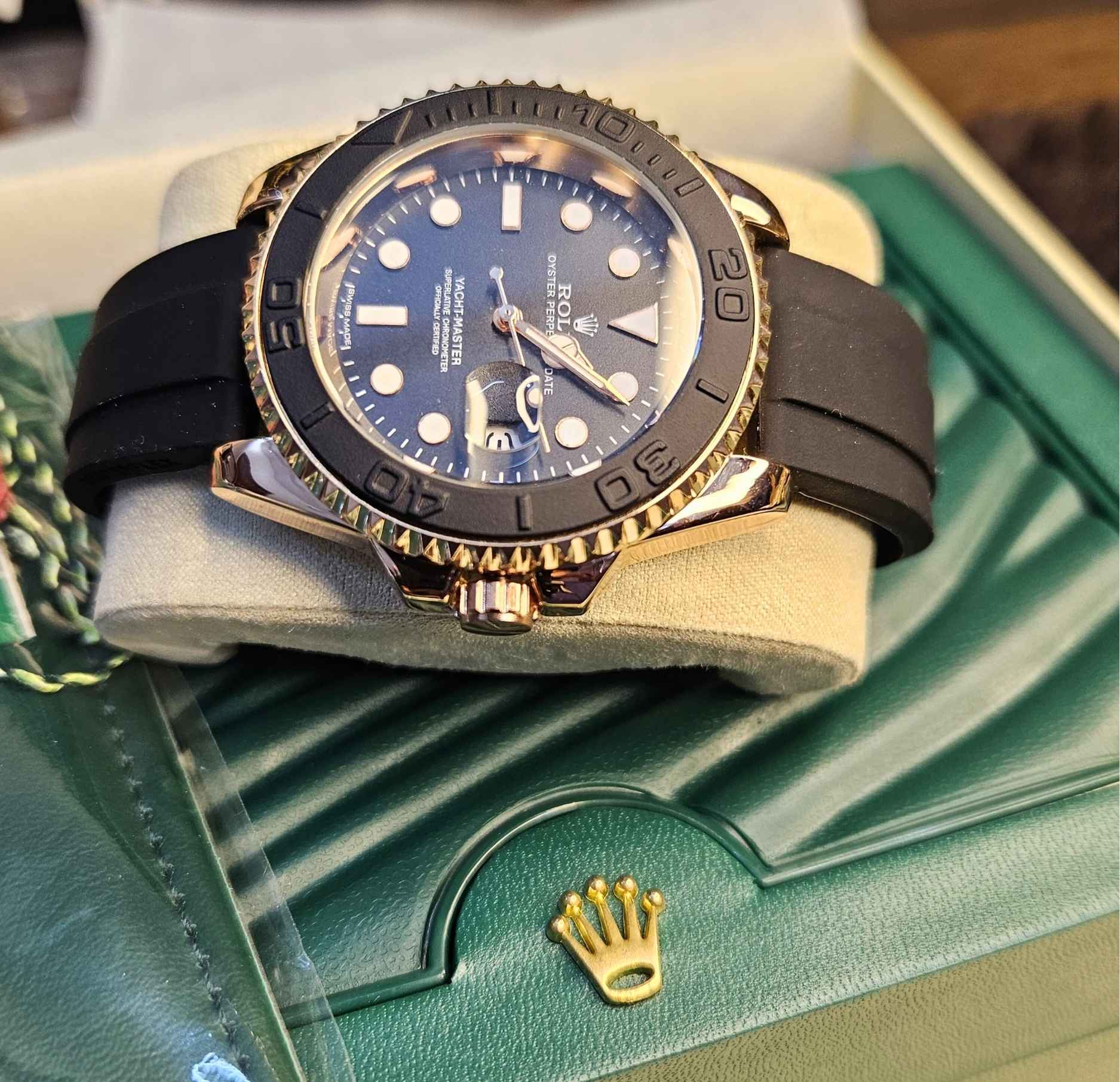 Rolex (Masterpiece) Rose Gold Yacht-Master - Black Dial - Oyster flex ...